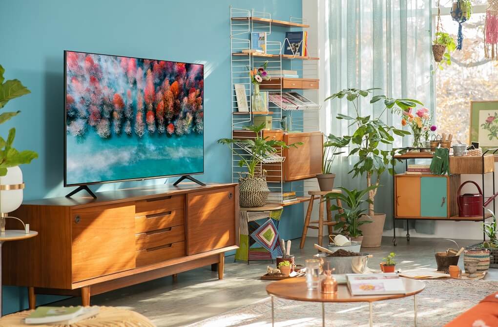 Experience a Smart Viewing Experience with Samsung's TU8000 Crystal UHD TVs