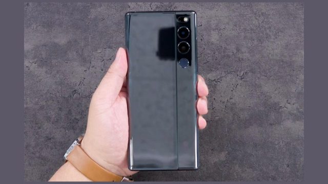 LG Rollable Phone Hands-On Video Reveals What Could Have Been a Cool Device