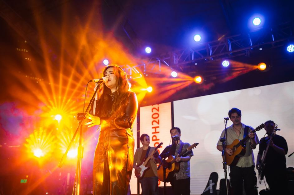 Xiaomi Rings in the Christmas Spirit with its Pop Concert, a New Store ...