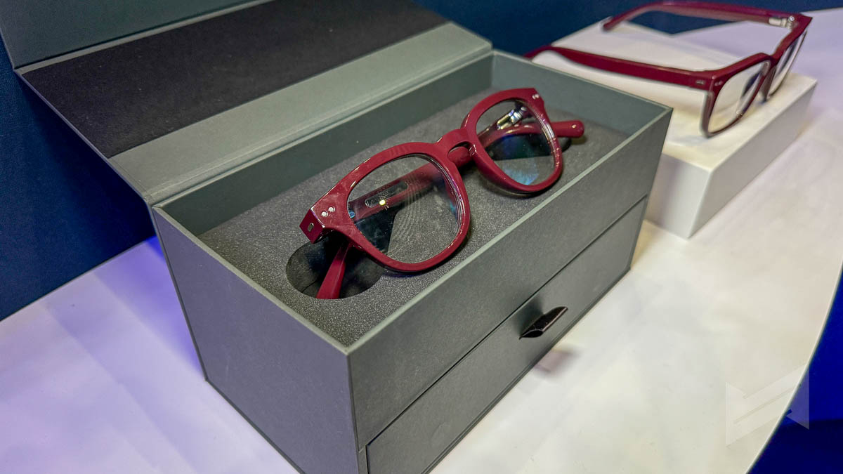EssilorLuxottica Nuance Audio - Glasses That Also Enhance Your Hearing