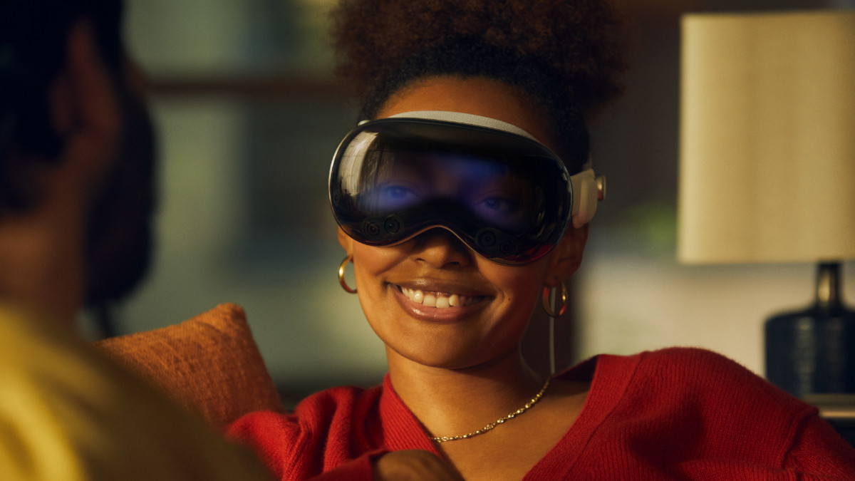 Around 200,000 Apple Vision Pro Units Reportedly Sold so Far