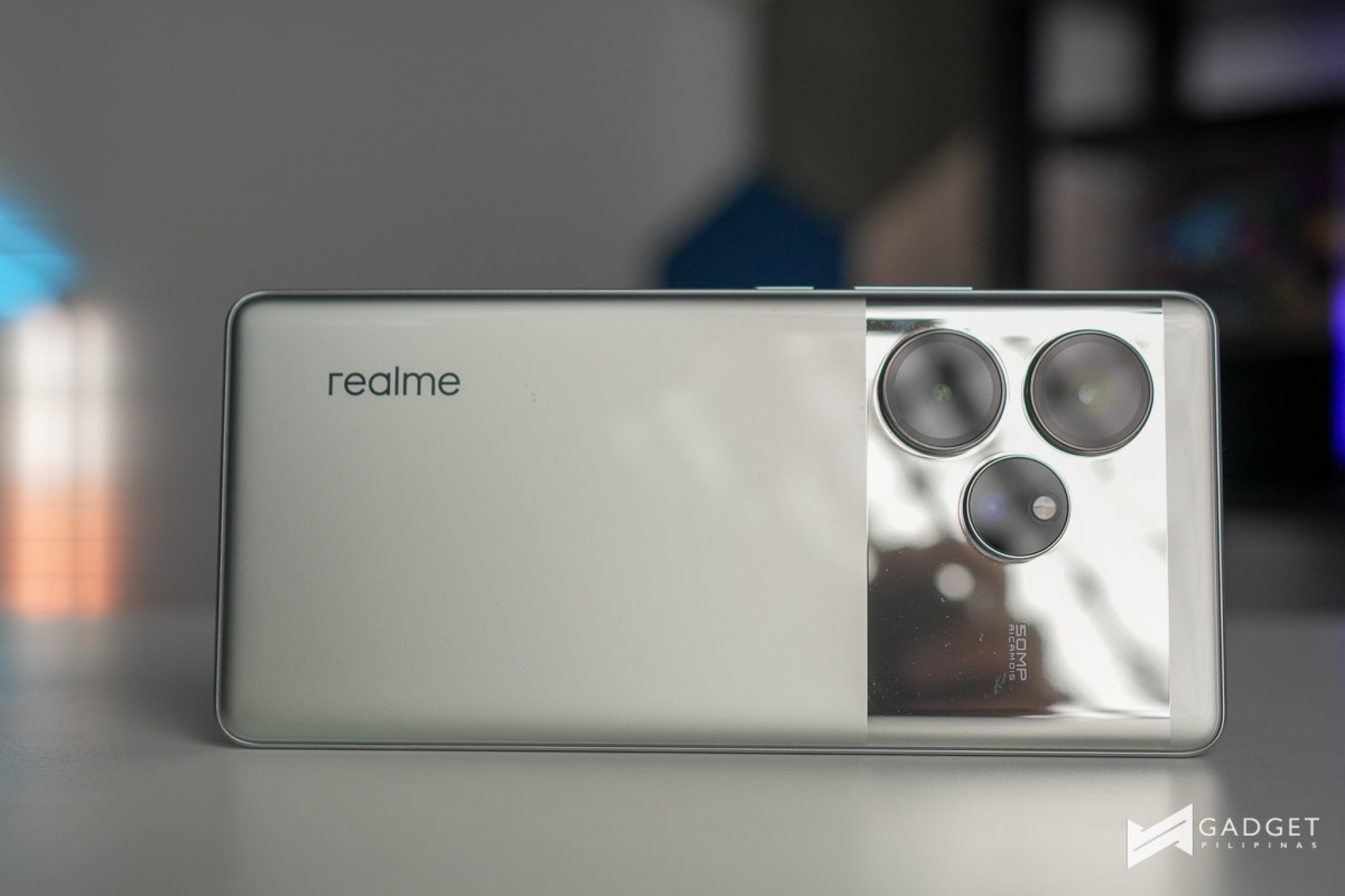 The Return of the OG Flagship Killer: realme GT 6 First Impressions