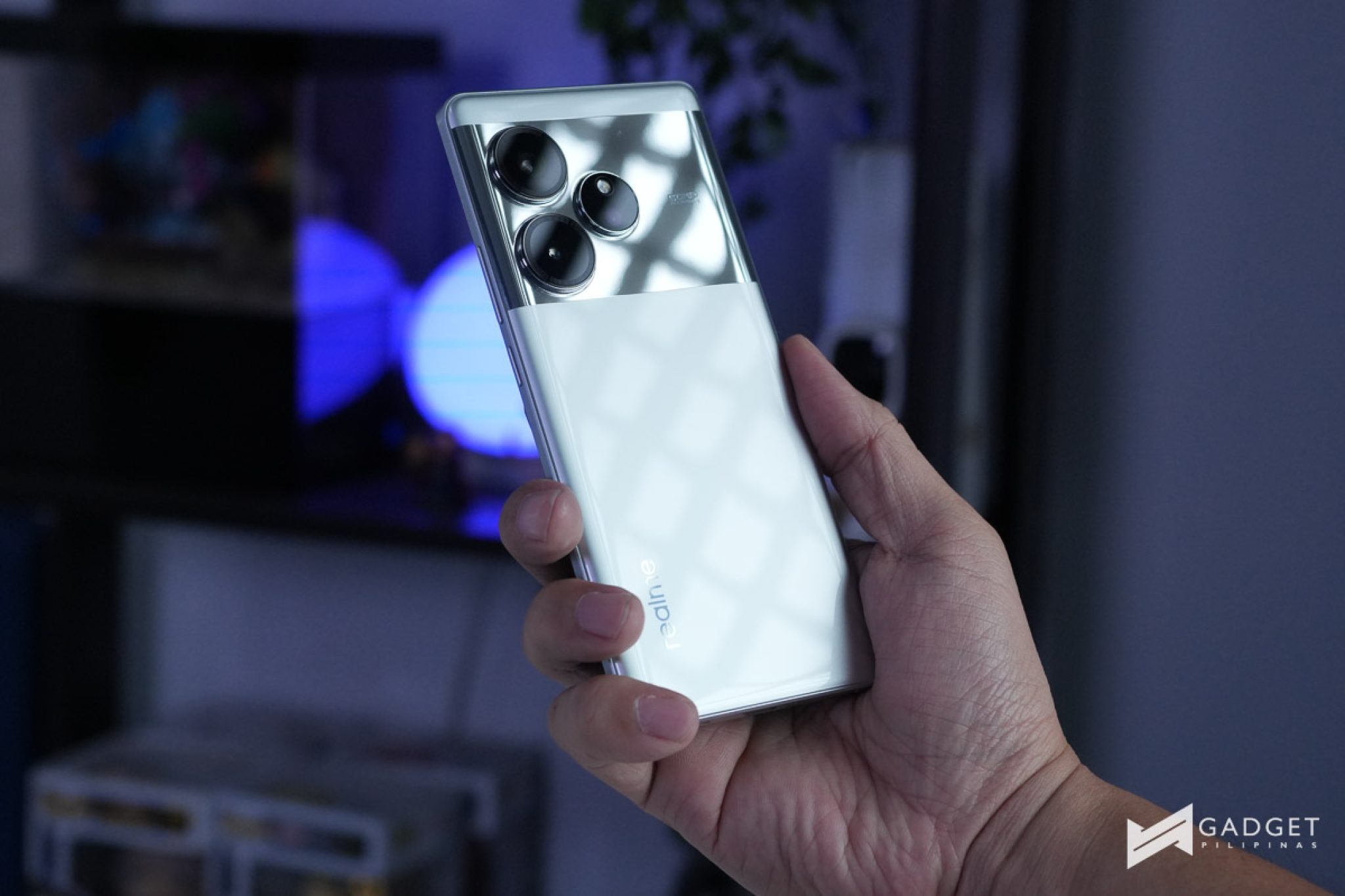 realme GT 6 with Snapdragon 8s Gen 3, Triple Cameras, and 5,500mAh ...