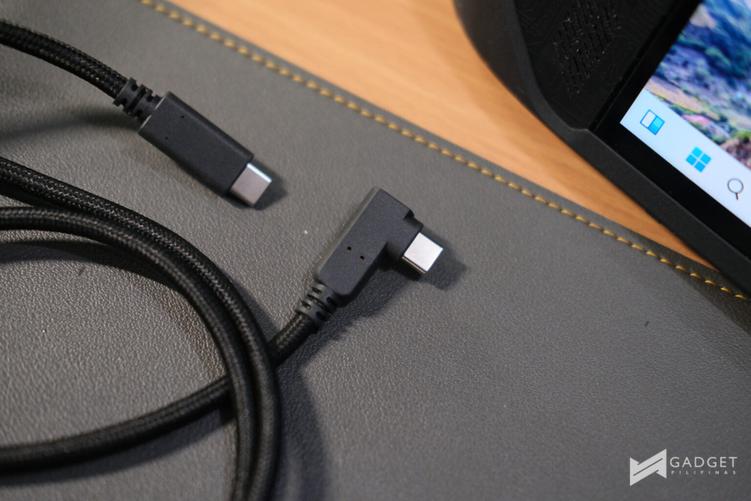 I Never Thought I Needed This Dual Screen Portable OLED Monitor ...