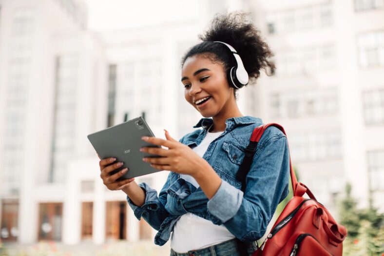 Acer Unveils Iconia V Series Tablets and Connect Series 5G Devices at ...